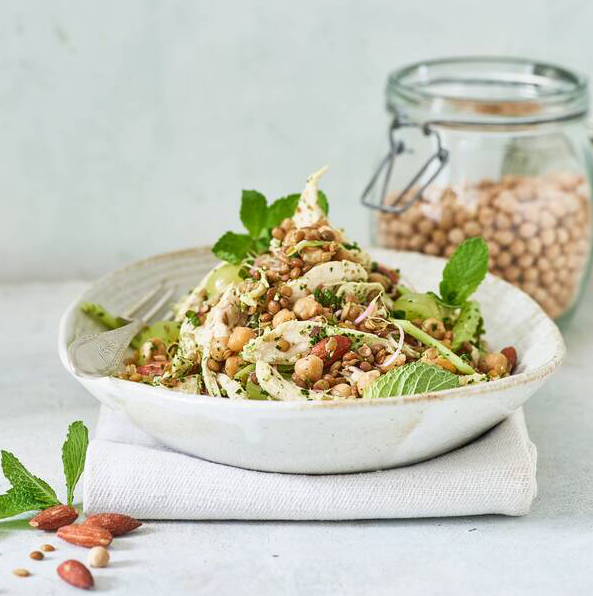 Frisk proteinsalat med kylling – let og lækker opskrift
